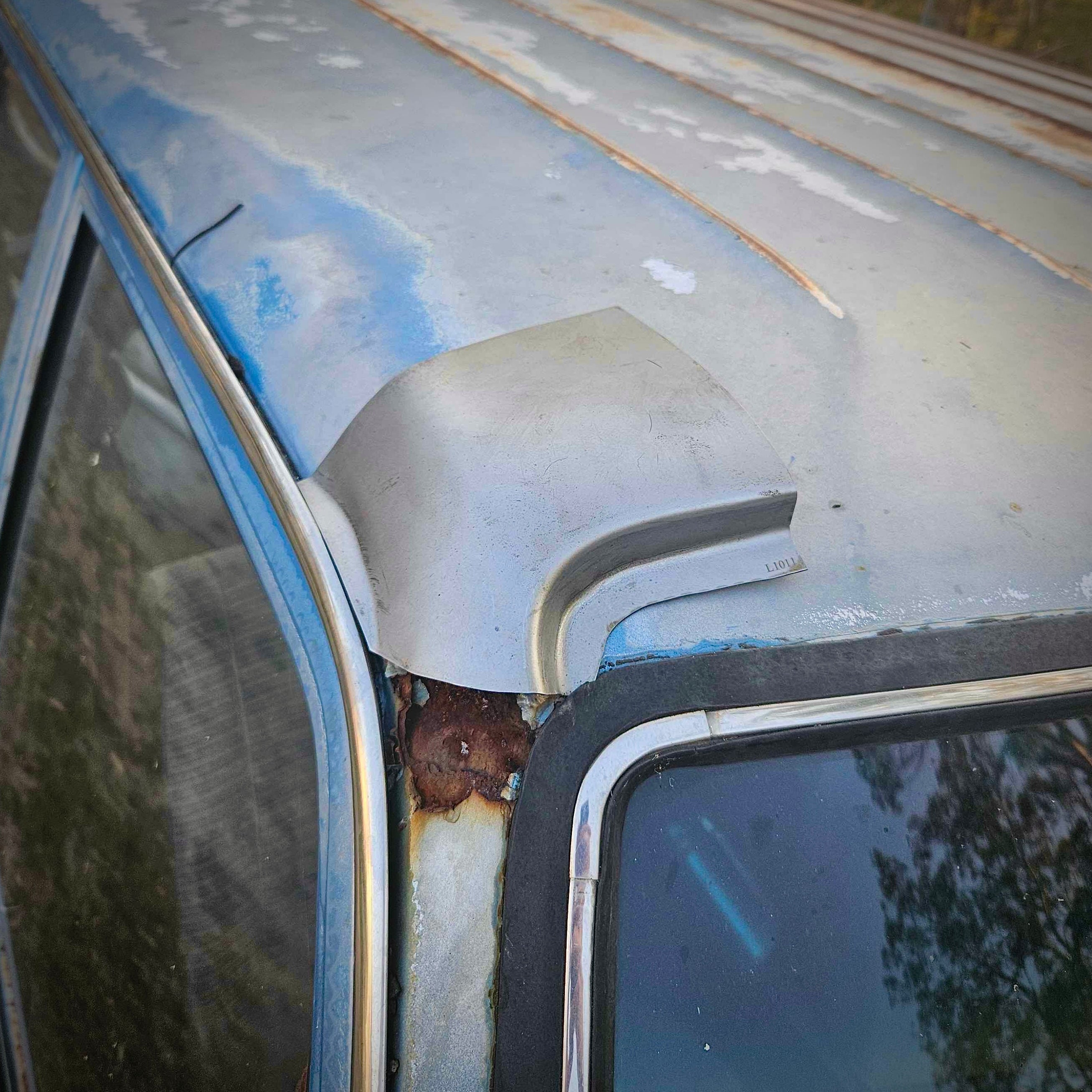 LOW TOP 60 series FRONT Roof Corners – Legacy Rigs Co